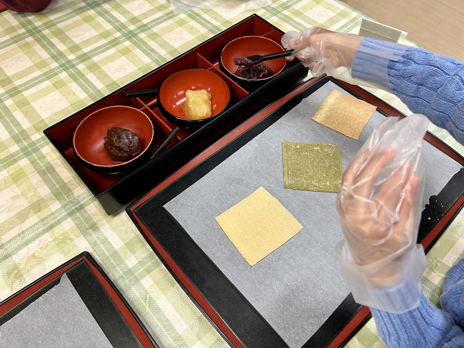 大人も子どもも楽しめる！おたべ本館の「おてがるおたべ体験」